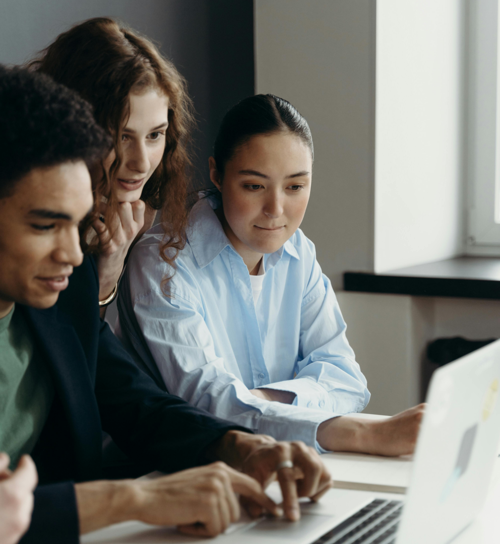 2025 Guide to Key Differences between Digital Phone vs. VoIP